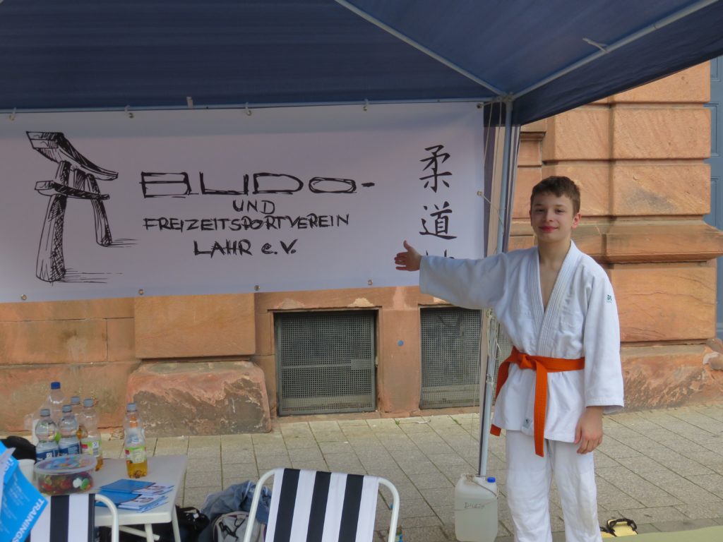Judo beim Kinderfest in der Innenstadt von Lahr | BFSV Lahr e.V. Judo beim Kinderfest in der Innenstadt von Lahr | BFSV Lahr e.V.